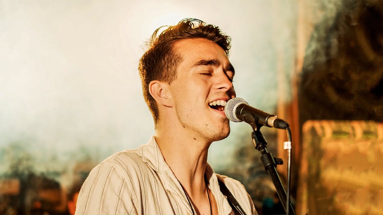 Zoomerzzz presenteert singer songwriter JOASH - Bzzzonder